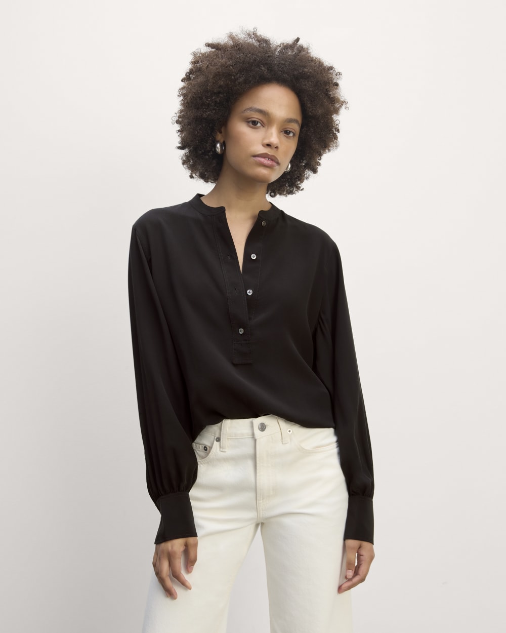 The Henley Shirt in Washable Silk | Black – Everlane