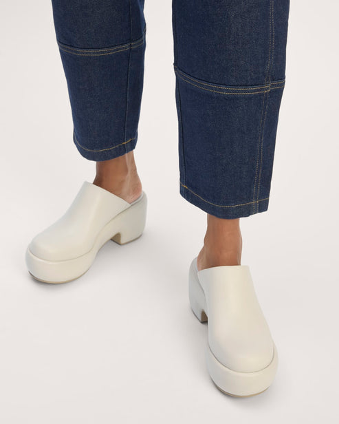 The Puffa Clog | Parchment – Everlane