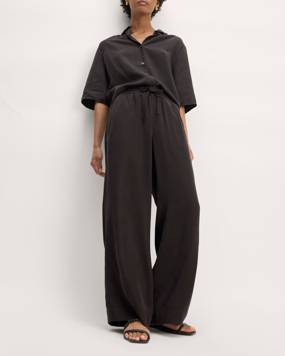 The Wide-Leg Pant in Butterlite | Black – Everlane
