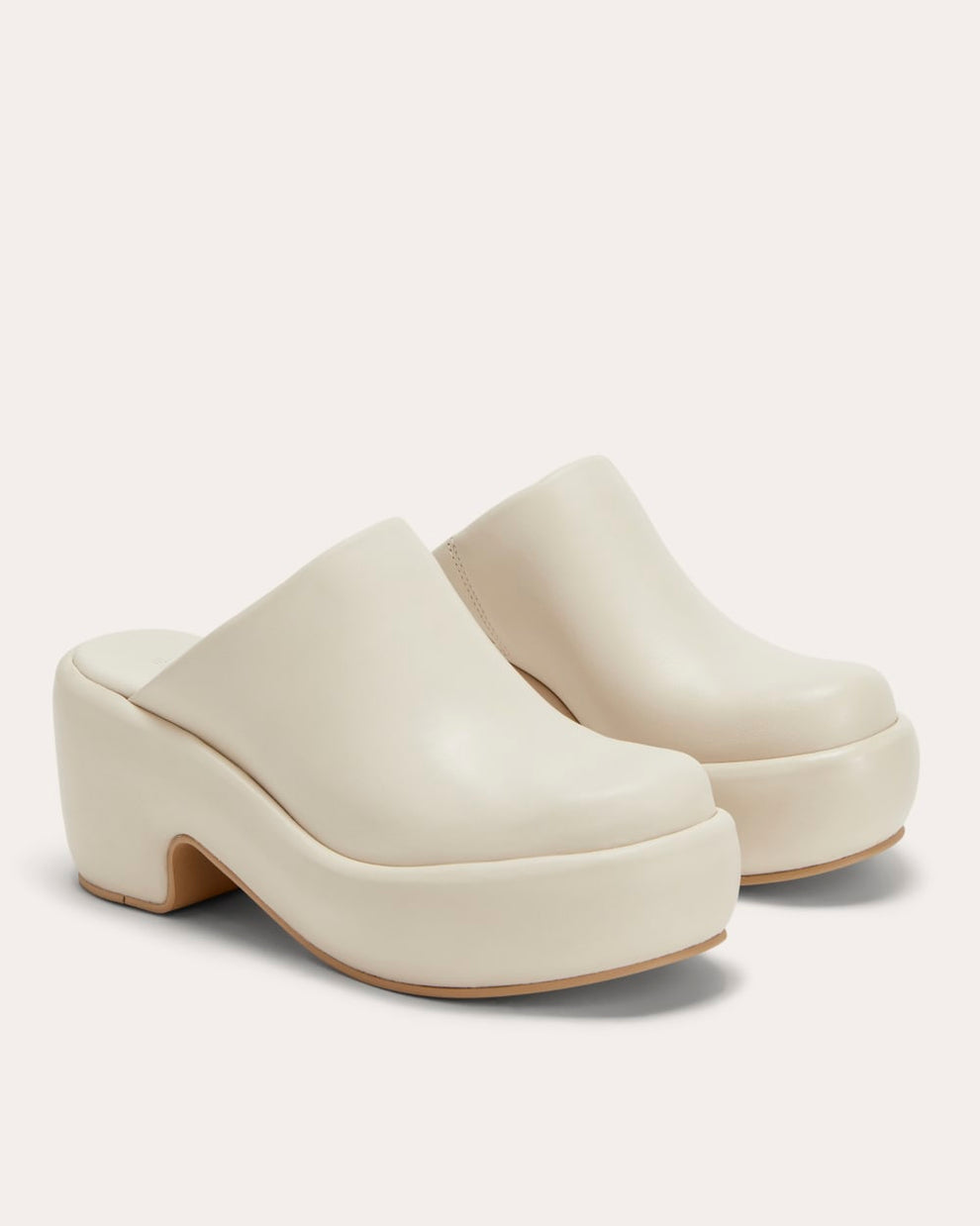 The Puffa Clog | Parchment – Everlane