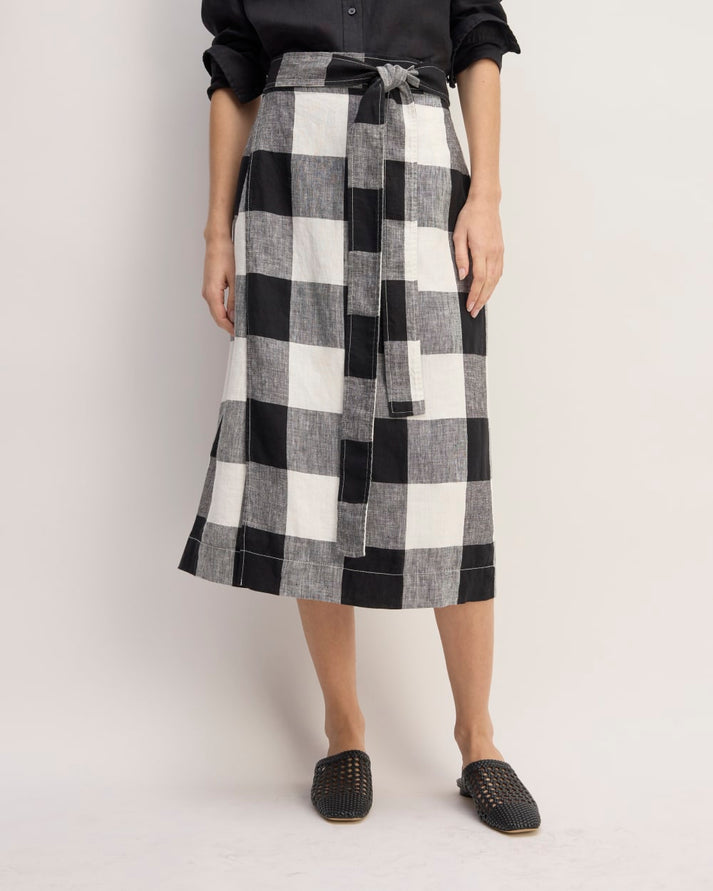 The Linen Wrap Skirt | Bone / Black Check – Everlane