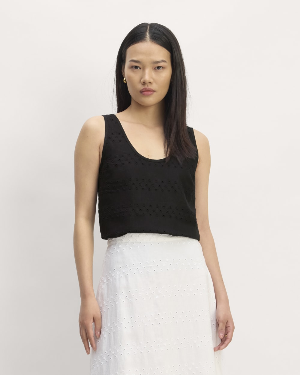 The Linen Eyelet Scoop-Neck Tank | Black Eyelet – Everlane