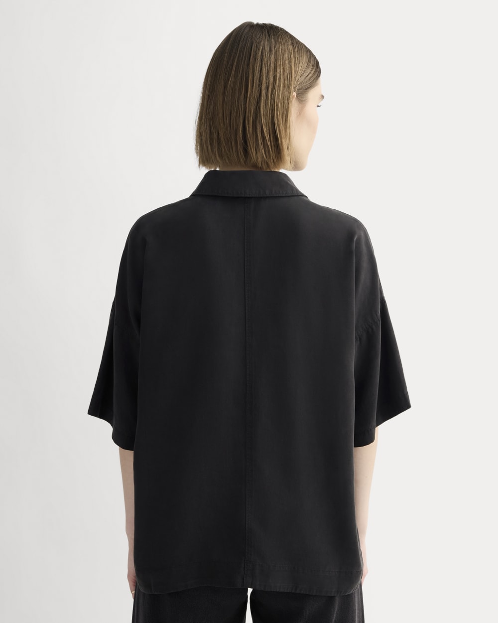 The Short-Sleeve Square Shirt in Butterlite | Black – Everlane
