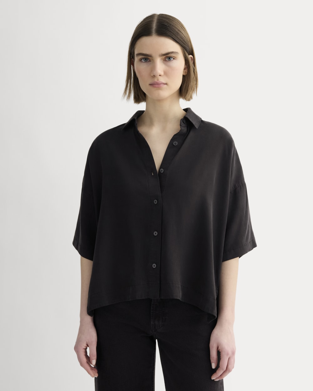 The Short-Sleeve Square Shirt in Butterlite | Black – Everlane