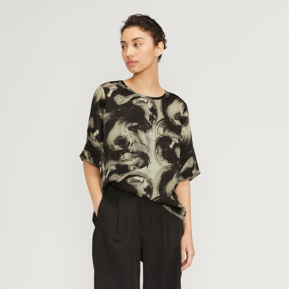 The Satin Relaxed Tee | Pale Yellow / Black – Everlane