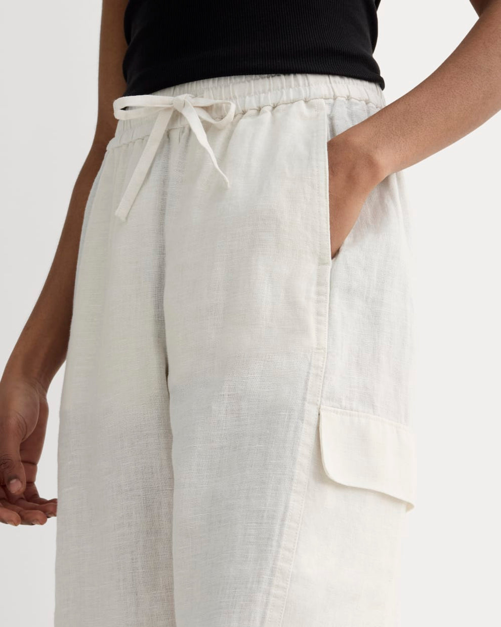 The Cargo Curve Pant in Linen | Natural Chambray – Everlane