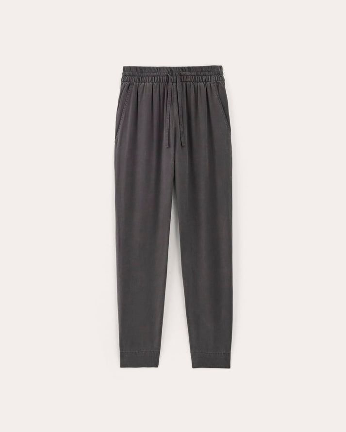 The Tapered Pant in Butterlite | Graphite – Everlane