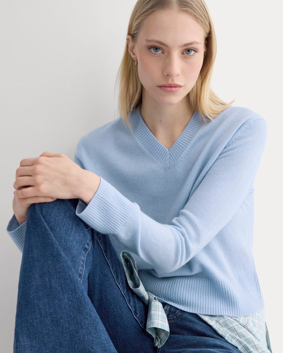 Cashmere Cropped High-V Sweater | Open Air Blue – Everlane